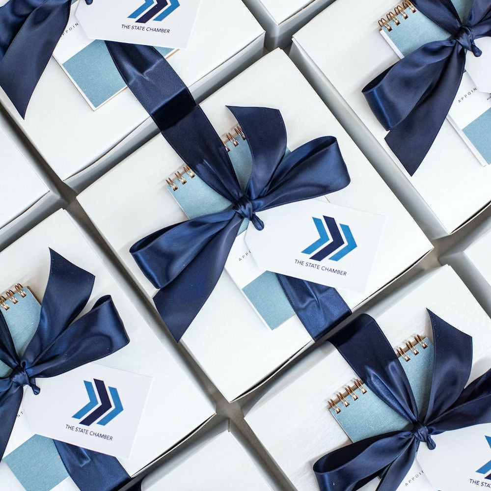 Custom Travel-Themed Gifts for Corporate Events | M&G
